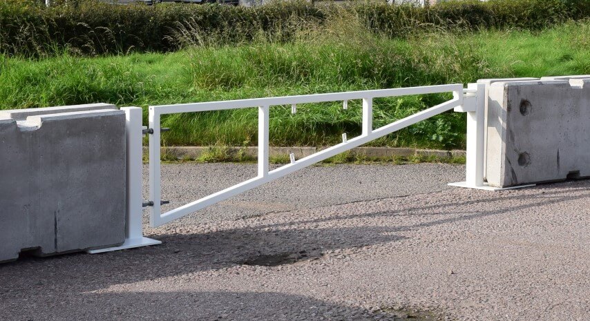 Gallows Access Gate to Control Vehicle Access