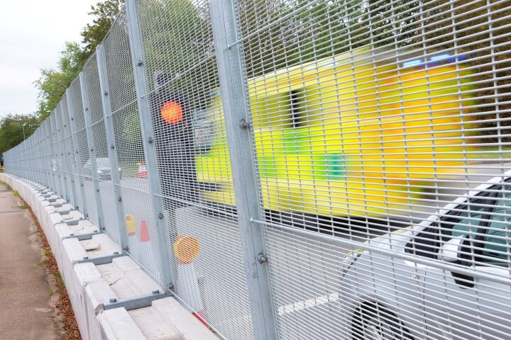 EN1317 Surface Mounted Barrier Multibloc F